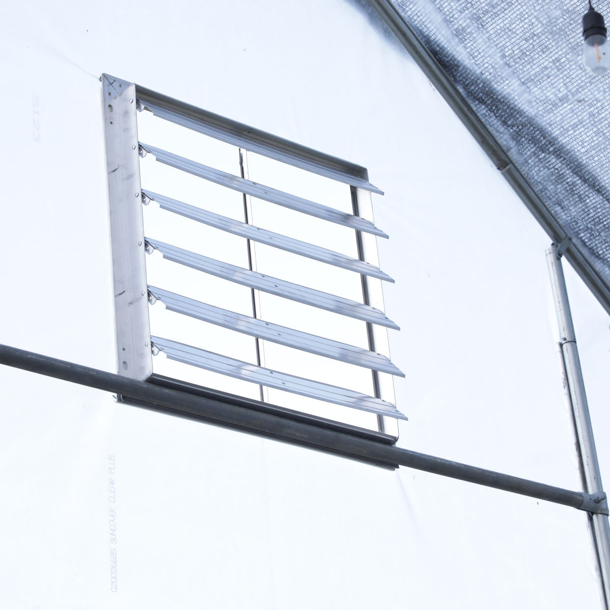 Inlet vent for greenhouse